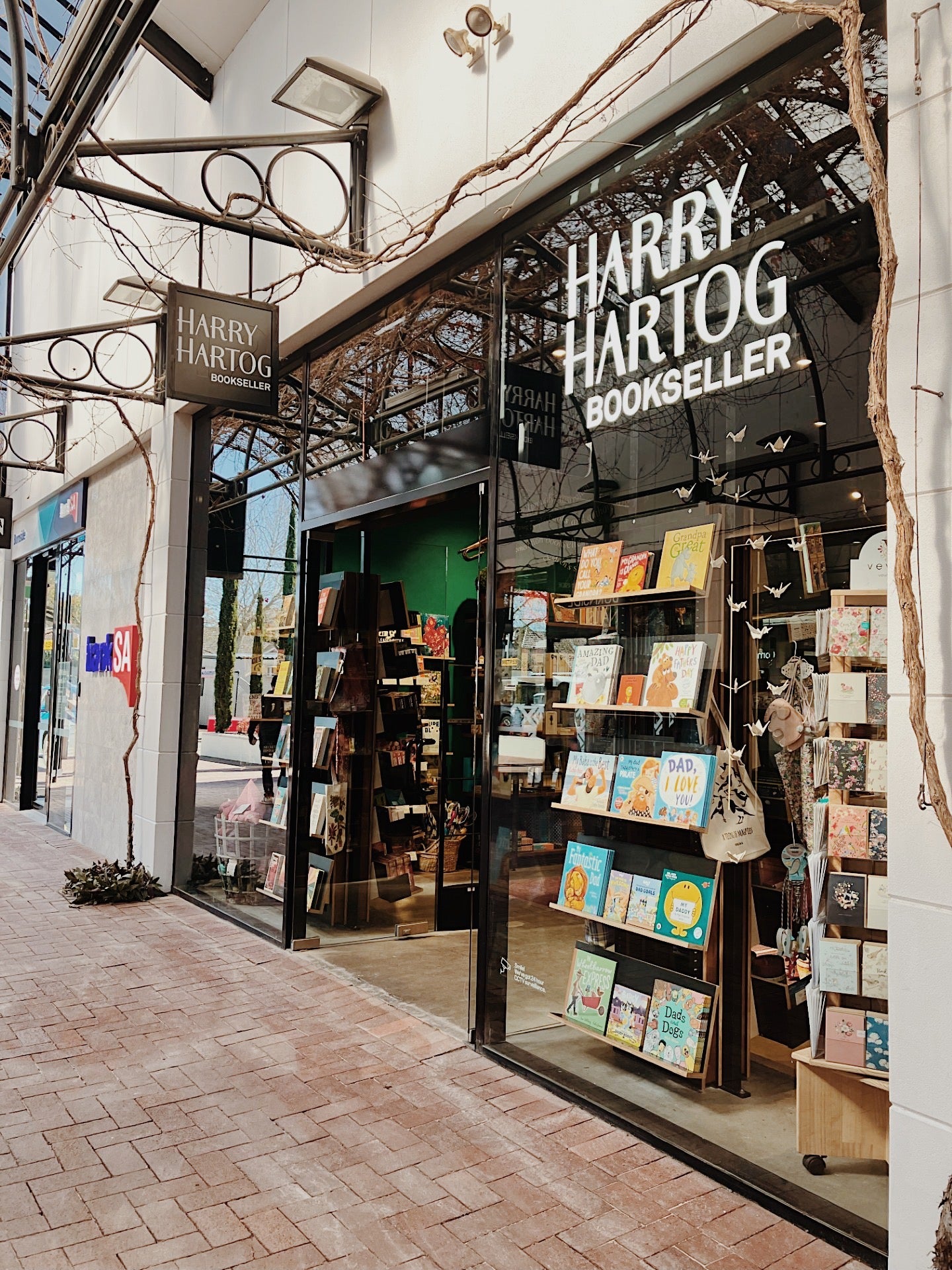 Harry Hartog bookshop locations
